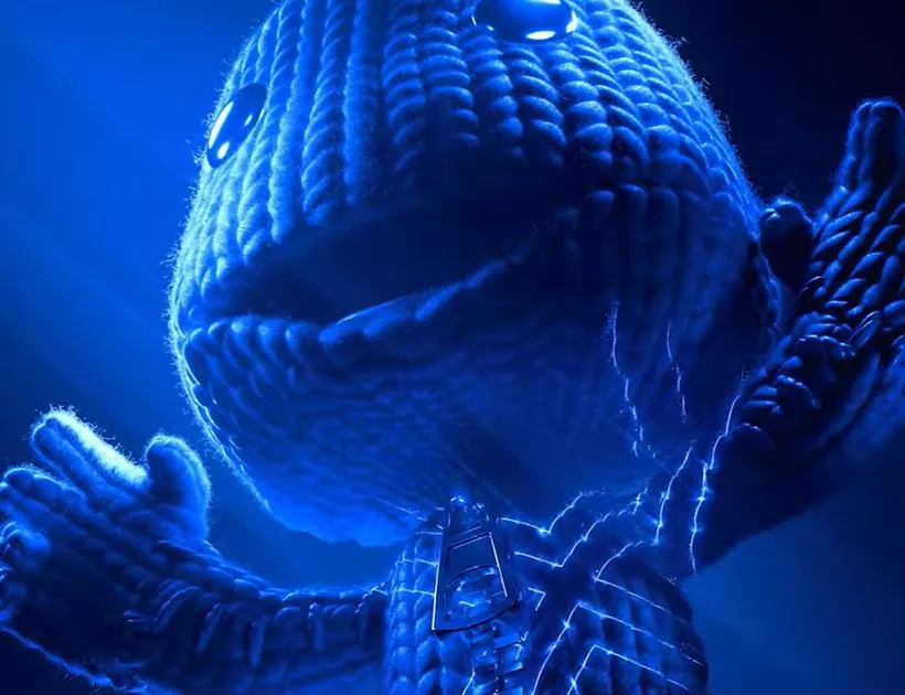 Voljeni Sony Mascot Sackboy dobiva vreću iz logo PlayStation ...